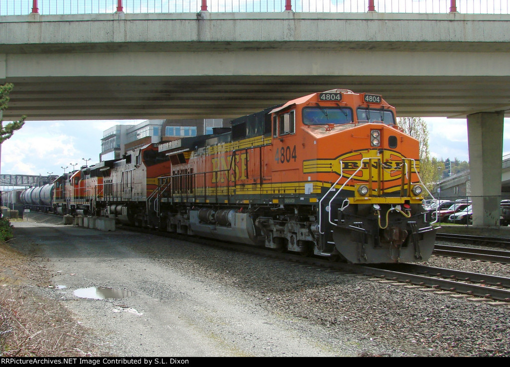 BNSF 4804 West on Short Pass